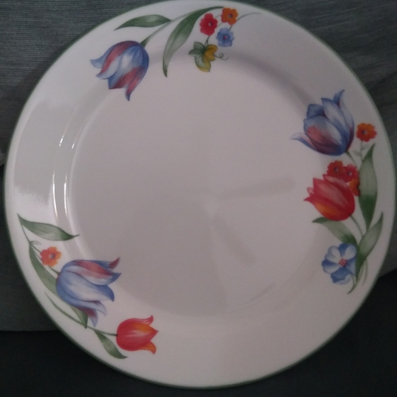 Corelle | Dining | 4 Fresh Cut Tulips Dinner Plates | Poshmark